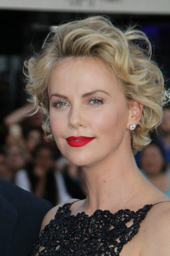 20 Hairstyles for Short Hair You Will Want to Show Your Stylist | Mom ...