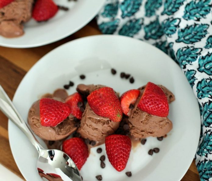 Strawberry Chocolate Crunch Recipe – A Delicious & Satisfying Dessert ...