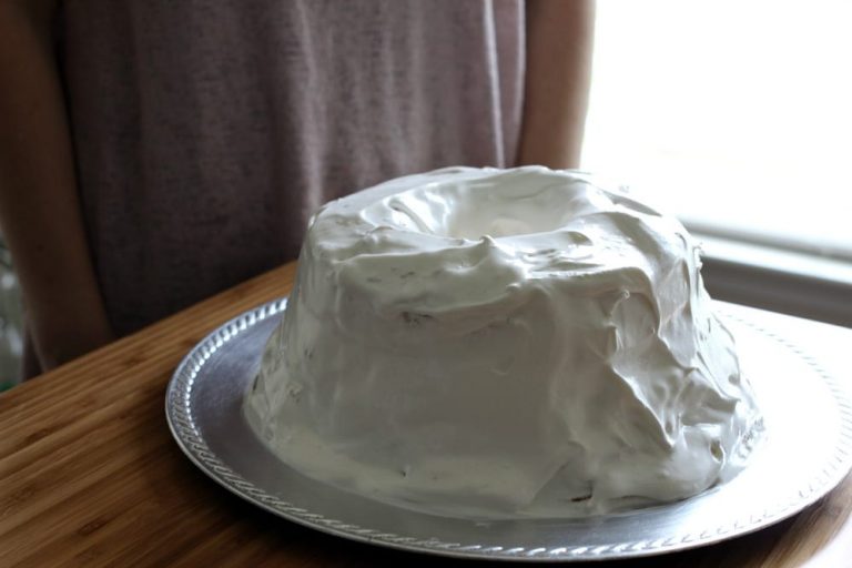 Layered Angel Food Cake Mix with Cherry Pie Filling Recipe