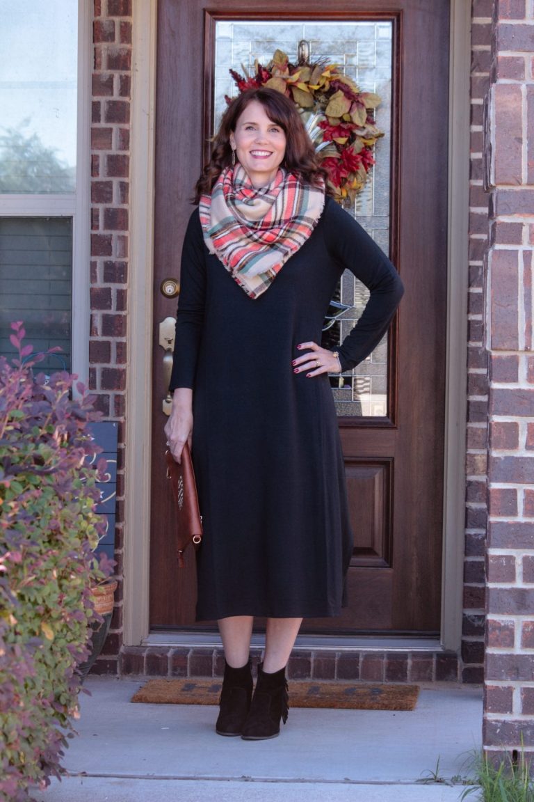 Your Thanksgiving Outfit Problem Solved: 15+ Outfit Ideas | Mom Fabulous