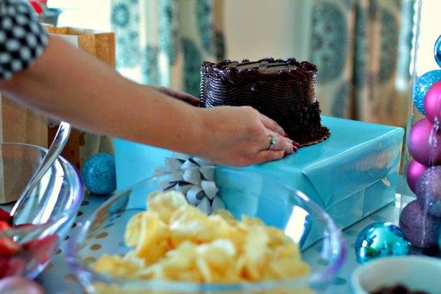 Holiday Movie Themed White Elephant Party: Food, Décor & Gift Ideas ...