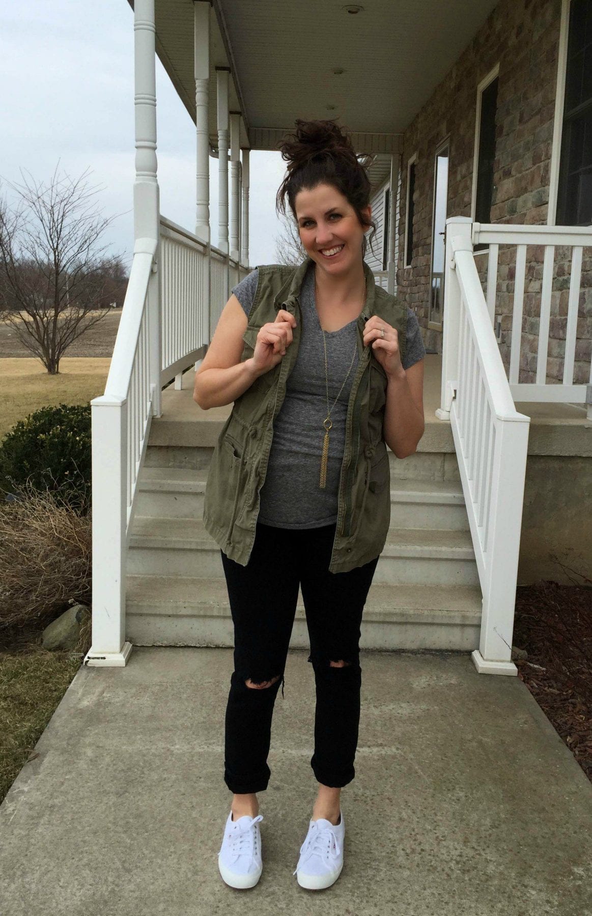 5 Spring & Summer Sneaker Outfits for Those Oh So Busy Days | Mom Fabulous