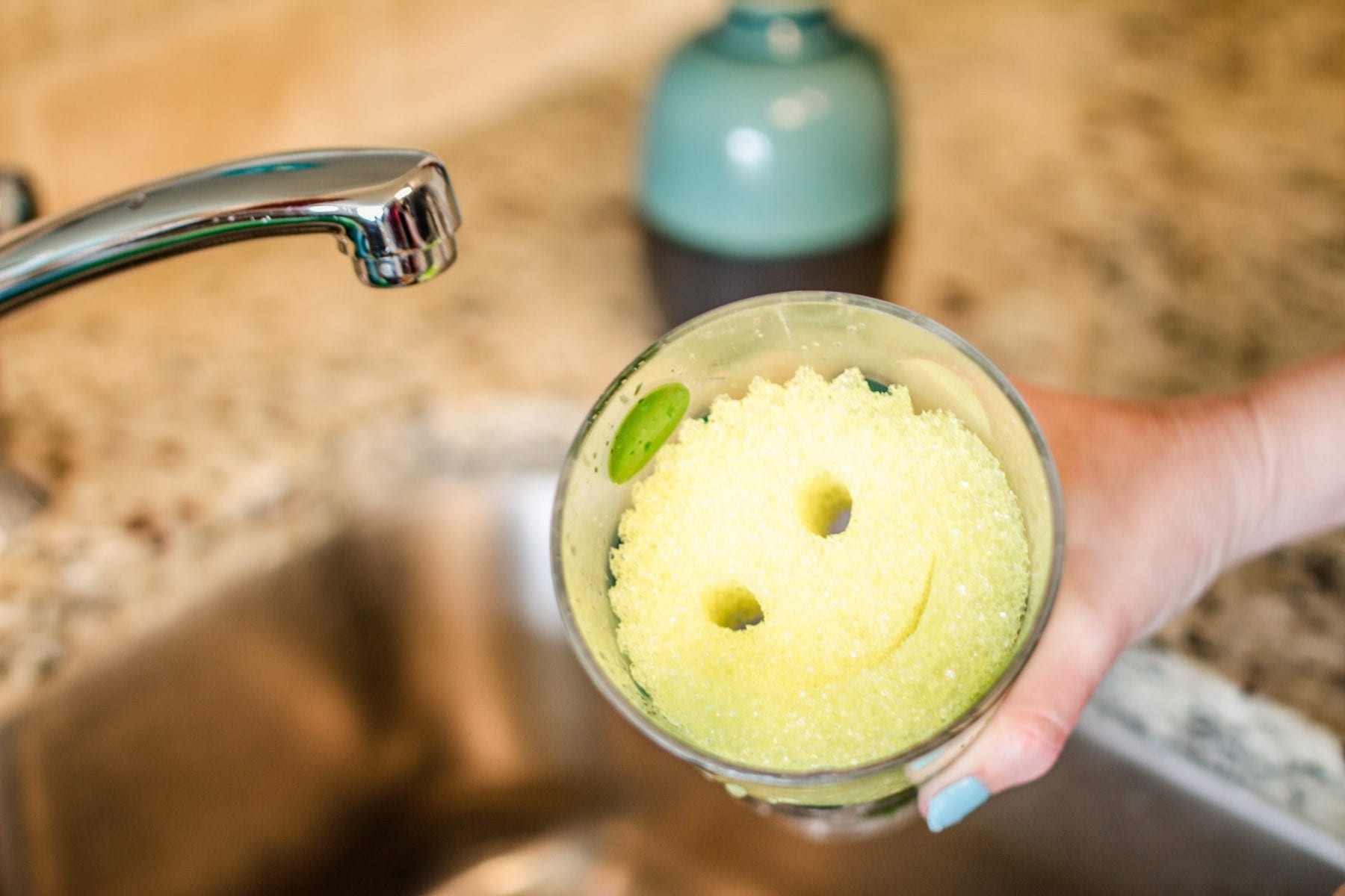 How to Put Together a 'Fast Clean Up' Basket for House Showings | Mom ...